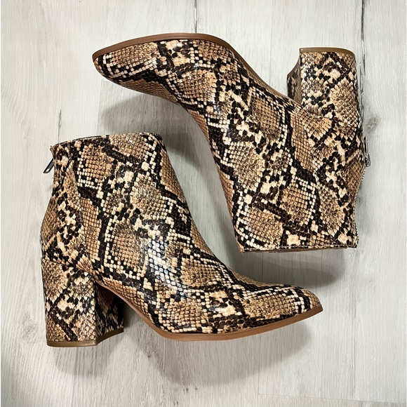 Steve Madden | Shoes | Steve Madden Julianne Snake Pointed Toe Block ...